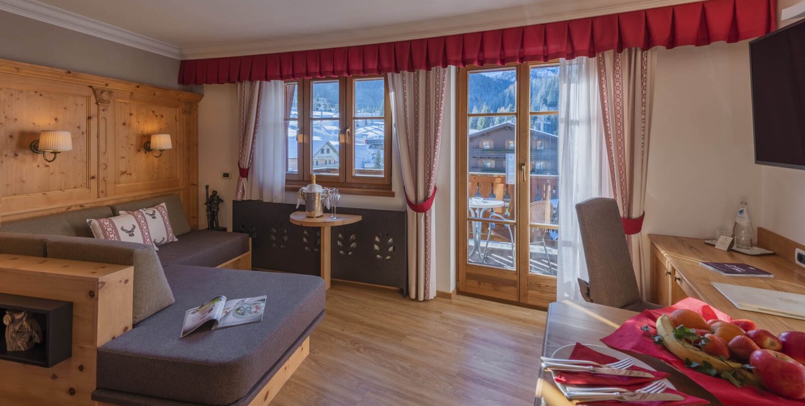 Posta Zirm Hotel | Walking Holidays Corvara | Collett's